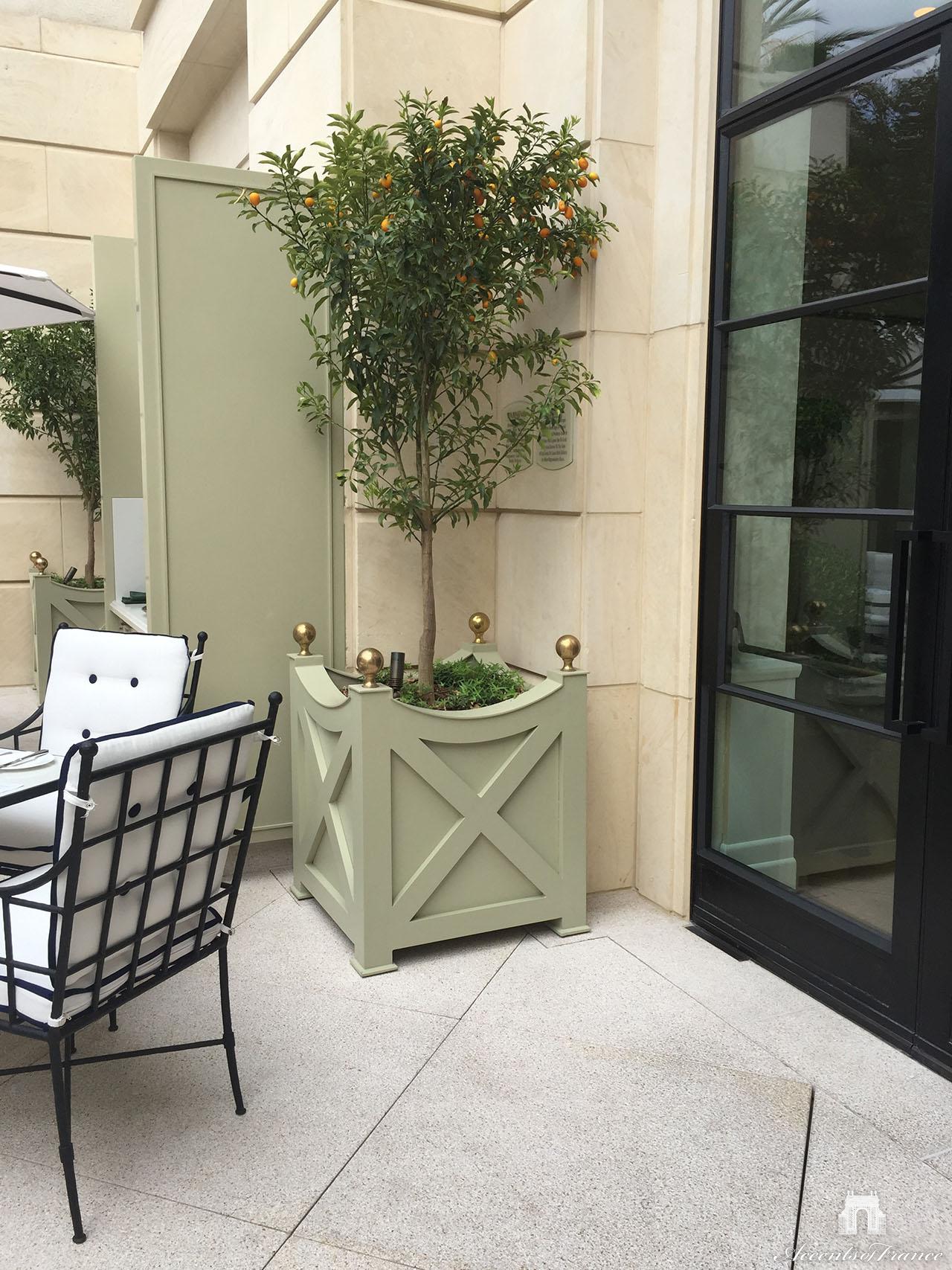 Aluminum Curved Cross Planter Box - Accents of France