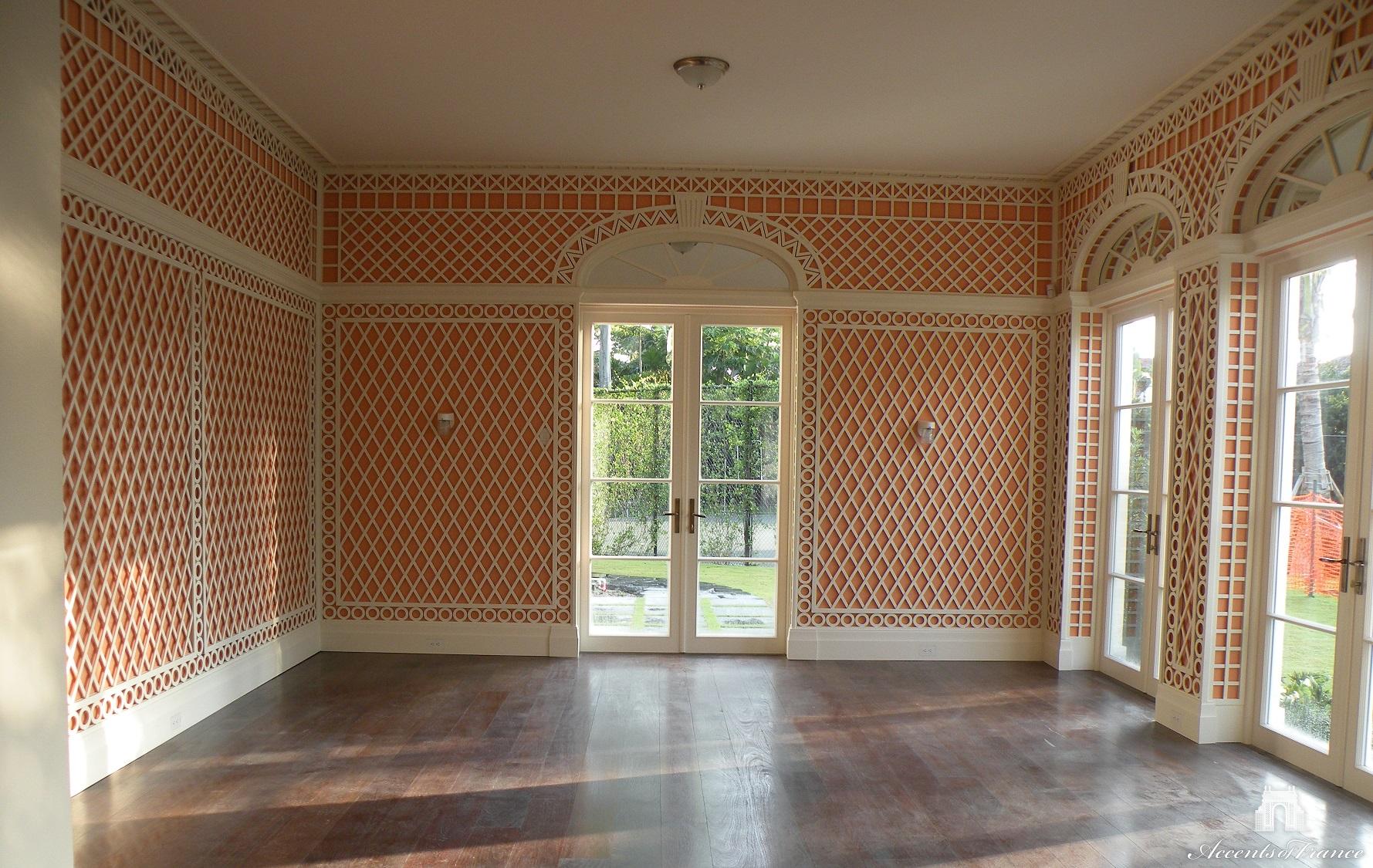 Dining room interior treillage with friezes and imposts - Accents of France