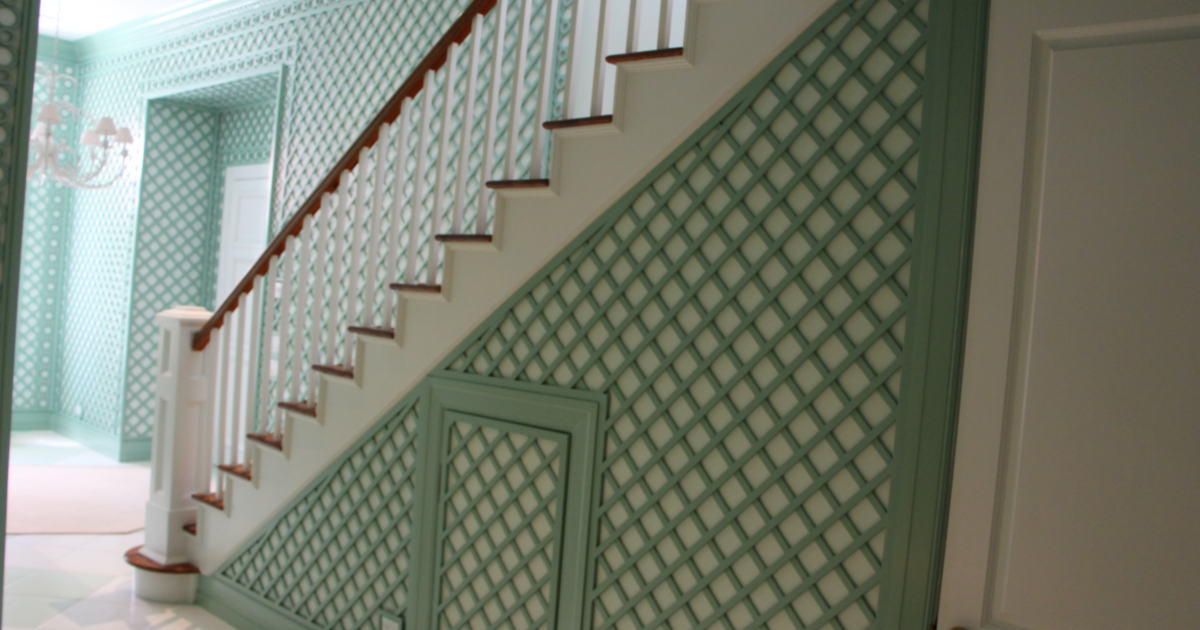 entrance hall in treillage with furniture - Accents of France