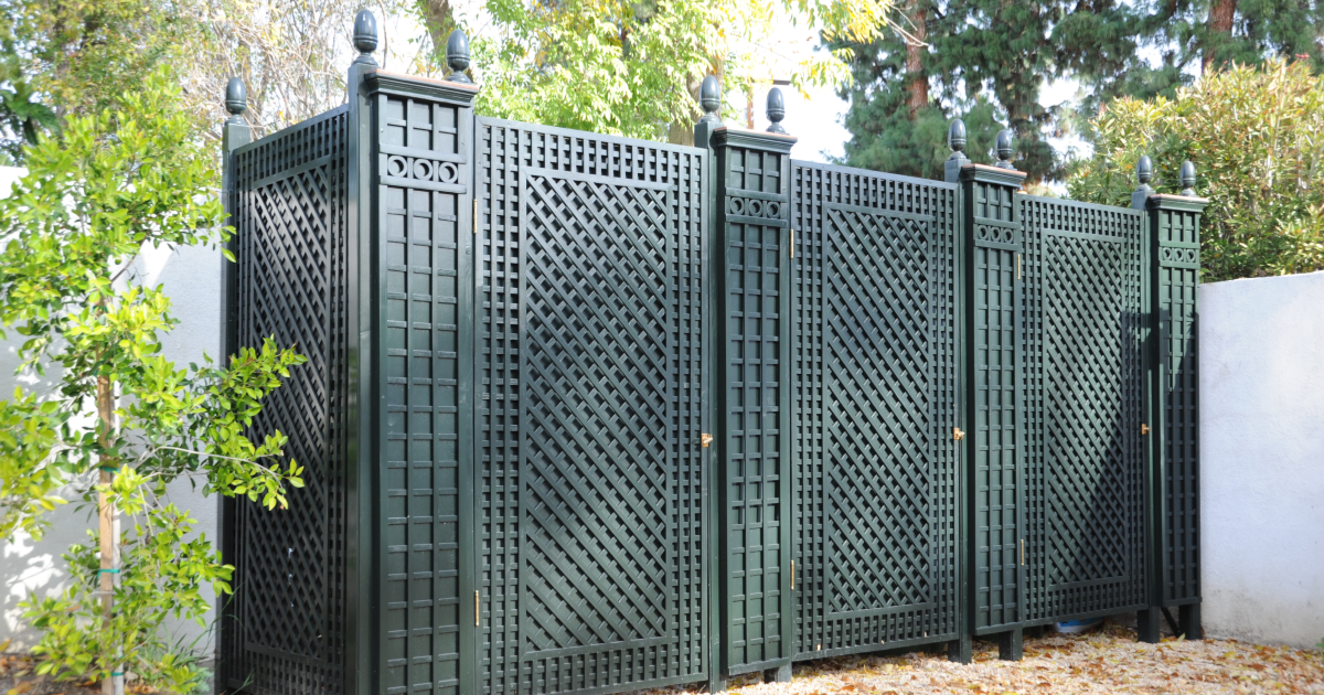 Custom Wood Garbage Screen - Accents of France