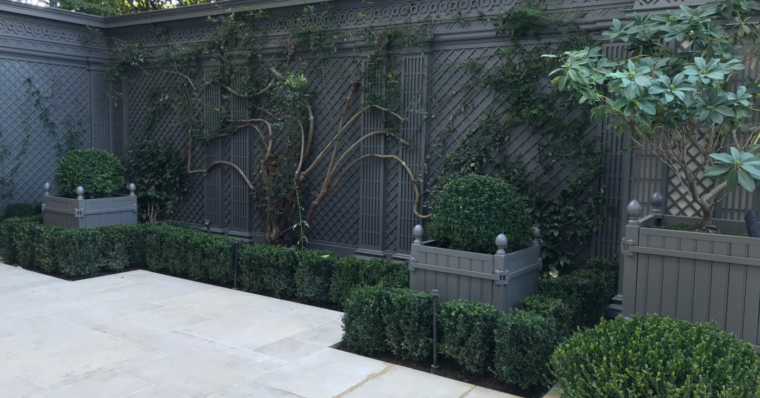 Custom decorative treillage on residential property - Accents of France